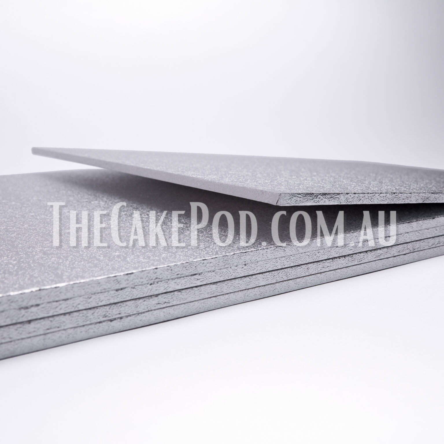Cardboard Round Silver Cake Boards – 25 Pack - The Cake Pod