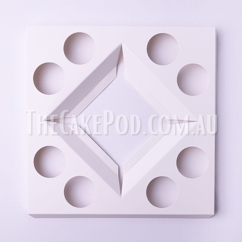 Bento box insert for 8 mini cupcakes and 5 inch Bento cake